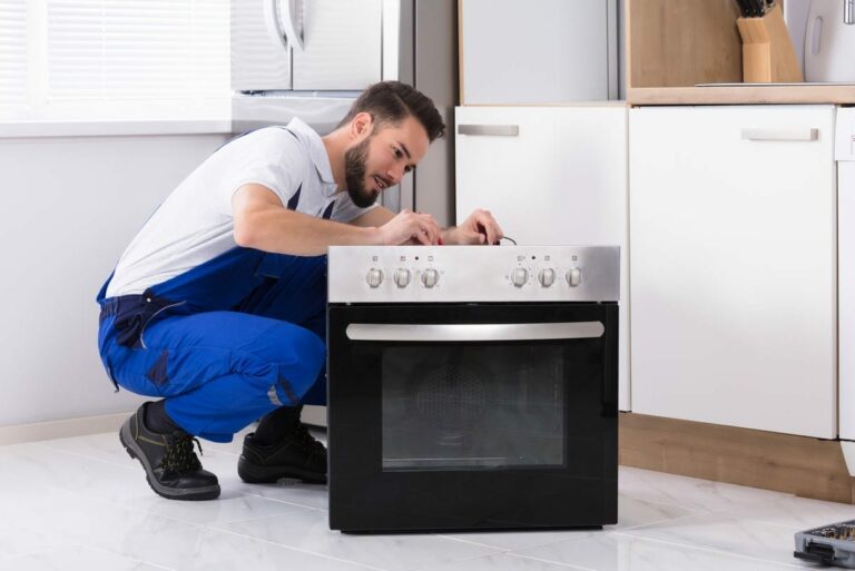 Quelle prise de courant choisir pour brancher un four ? Guide complet - Maison et Santé